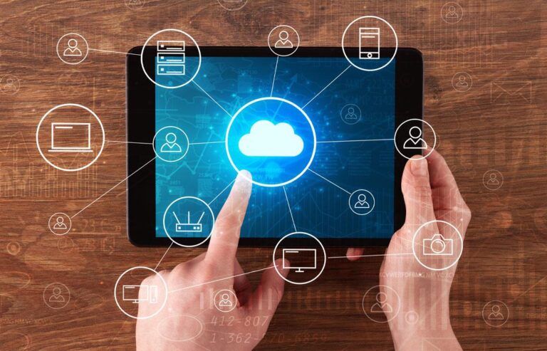 ¿Qué Consecuencias Tiene El Acceso Universal A La Información?