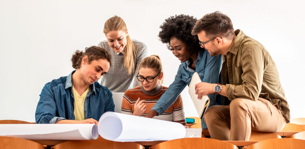 ¿Cómo Puede El Estudio Ayudarme A Conocer Nuevas Personas Y Hacer Amigos?